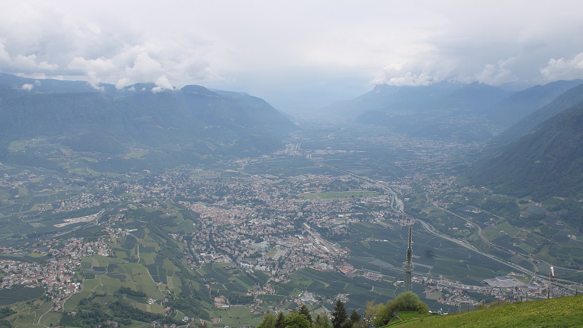 Berggasthaus Hochmuth - Dorf Tirol / Meran - Blick nach Südosten - Foto ...