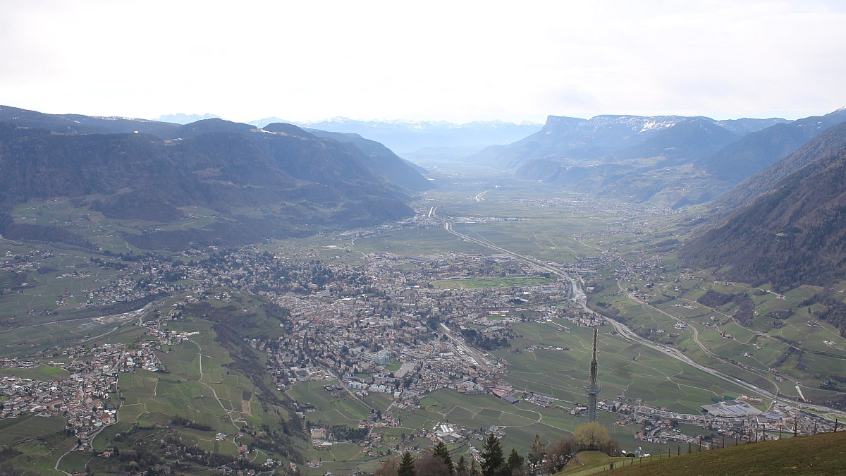 Berggasthaus Hochmuth - Dorf Tirol / Meran - Blick nach Südosten - Foto ...