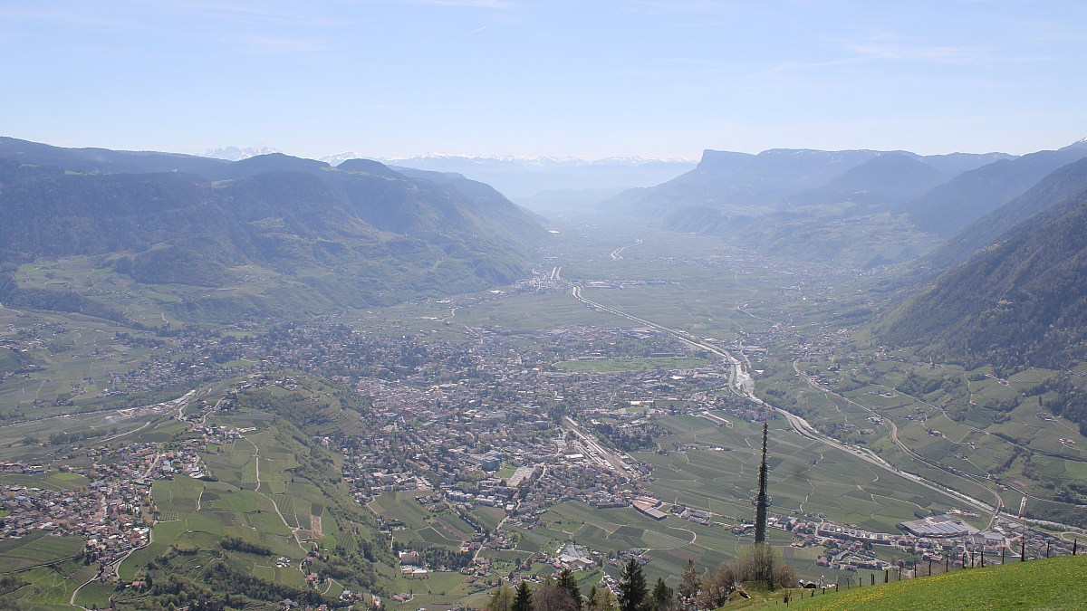 Berggasthaus Hochmuth - Dorf Tirol / Meran - Blick nach Südosten - Foto ...