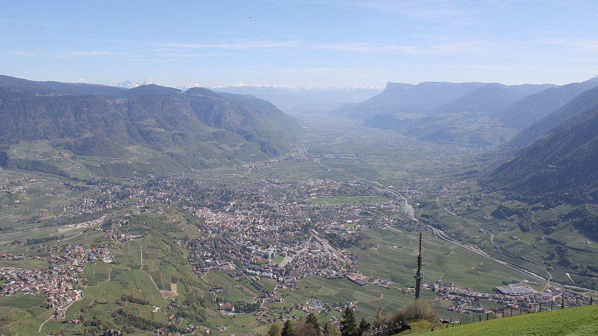 Berggasthaus Hochmuth - Dorf Tirol / Meran - Blick nach Südosten - Foto ...