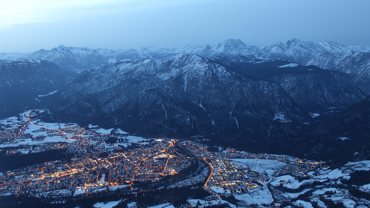 Reichenhaller Haus am Hochstaufen - Blick über Bad Reichenhall nach ...
