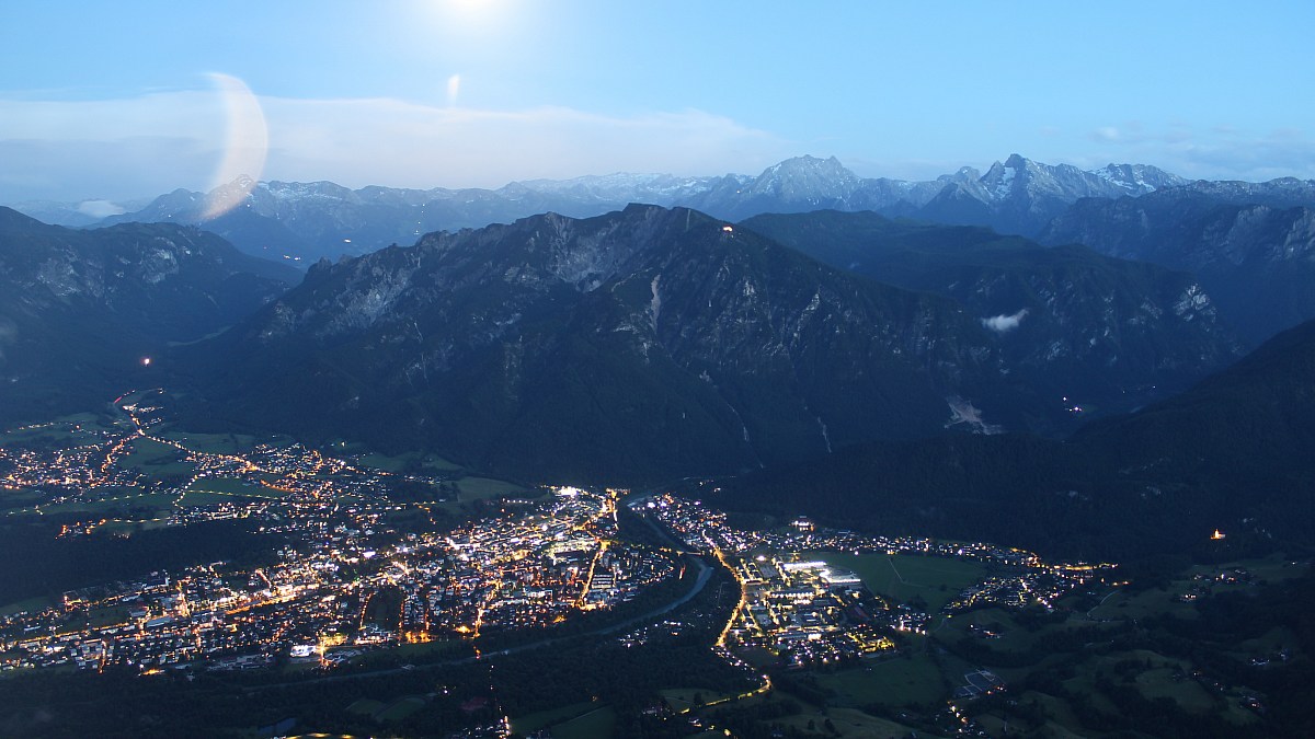 Reichenhaller Haus am Hochstaufen - Blick über Bad Reichenhall nach ...