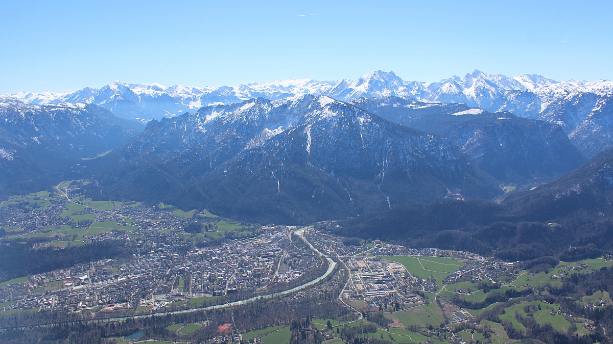 Reichenhaller Haus am Hochstaufen - Blick über Bad Reichenhall nach ...