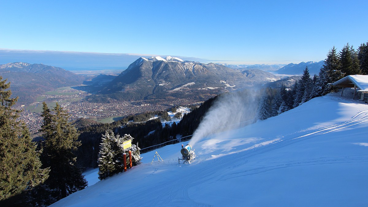 Kandahar-Express am Kreuzjoch - Garmisch-Classic - Blick nach Nordosten - Foto-Webcam.eu