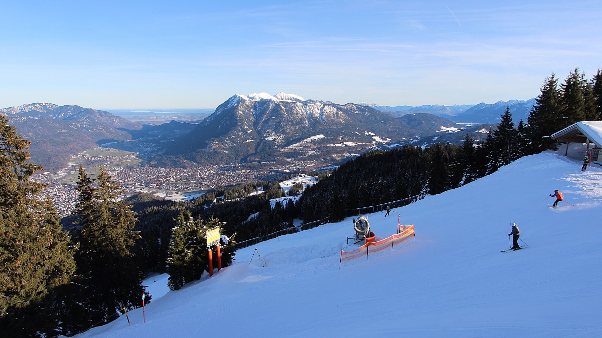Kandahar-Express am Kreuzjoch - Garmisch-Classic - Blick nach Nordosten - Foto-Webcam.eu