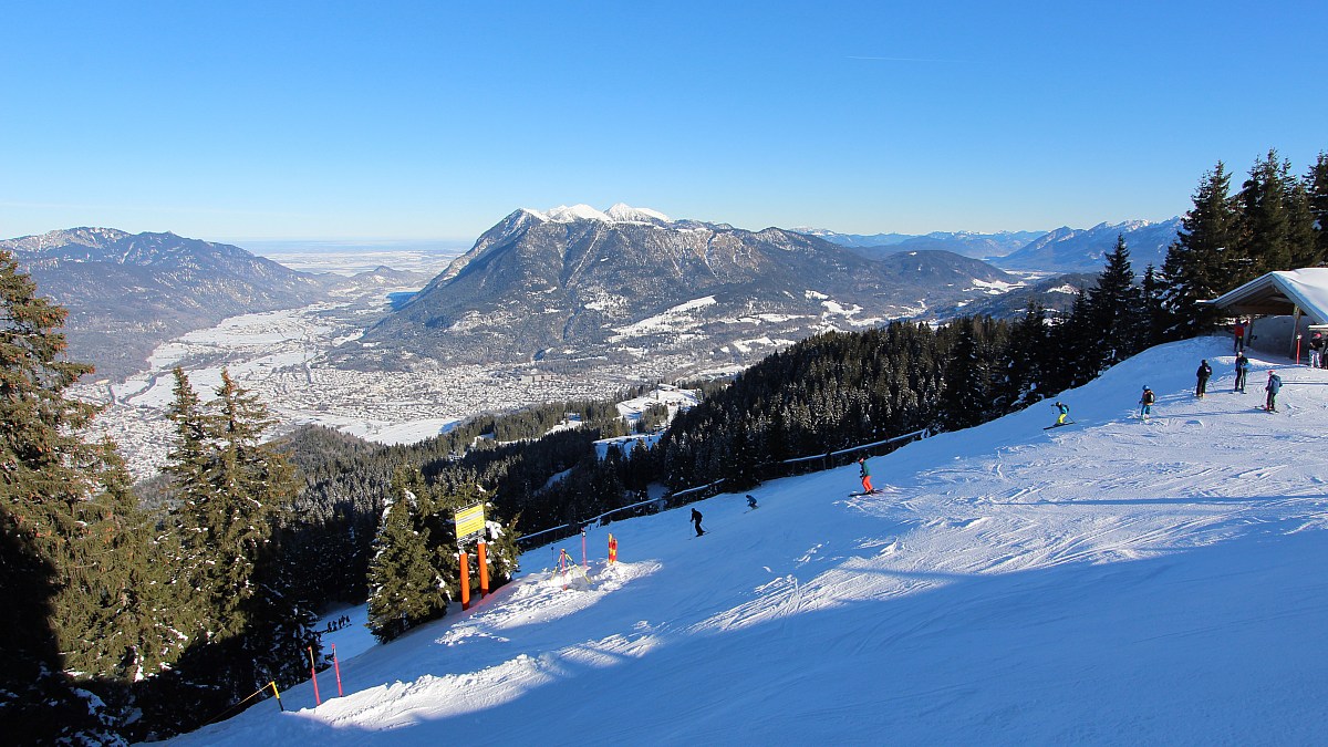 Kandahar-Express am Kreuzjoch - Garmisch-Classic - Blick nach Nordosten - Foto-Webcam.eu