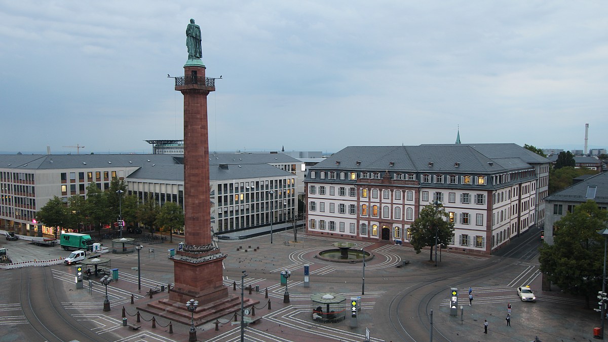 Darmstadt - Blick zum Luisenplatz - Foto-Webcam.eu