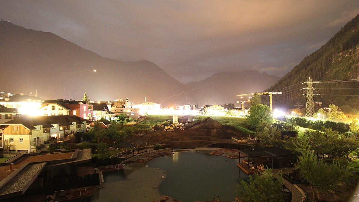 Neuhaus Zillertal Resort / Mayrhofen - Blick nach Südwesten - Foto ...