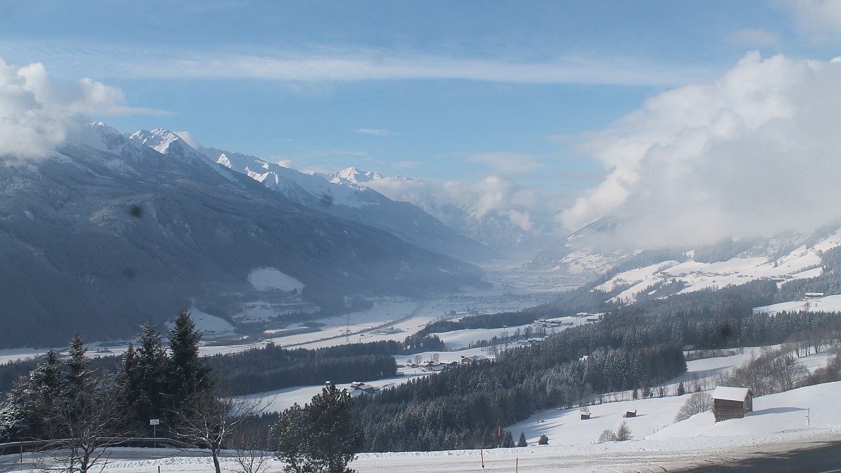 Gasthof Hohe Brücke - Pass Thurn - Blick in die Hohen Tauern ...