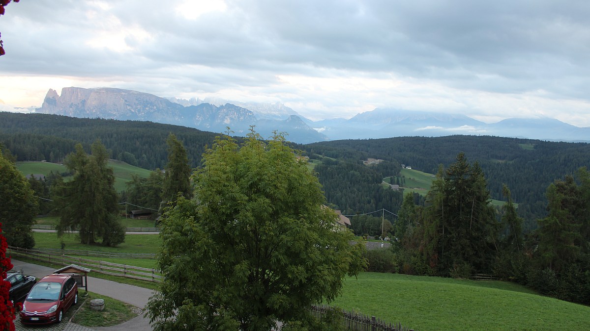 Berggasthof Plörr - Ritten - Blick nach Südosten - Foto-Webcam.eu