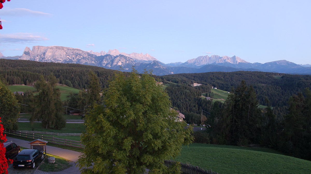 Berggasthof Plörr - Ritten - Blick nach Südosten - Foto-Webcam.eu