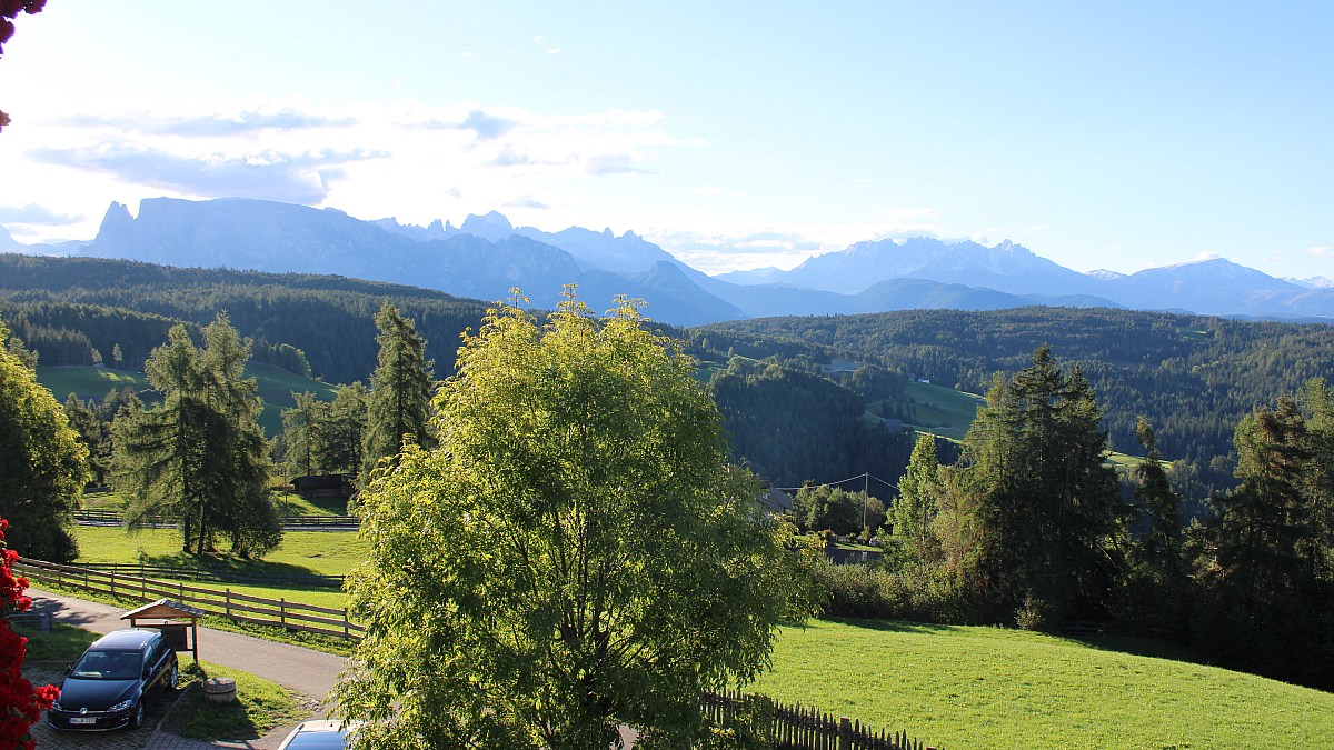 Berggasthof Plörr - Ritten - Blick nach Südosten - Foto-Webcam.eu