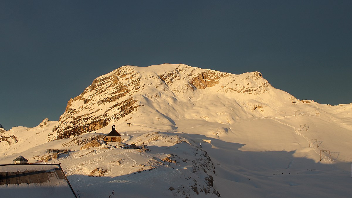 Sonnalpin - Gletscher-Skigebiet Zugspitze - Blick zum Schneefernerkopf ...
