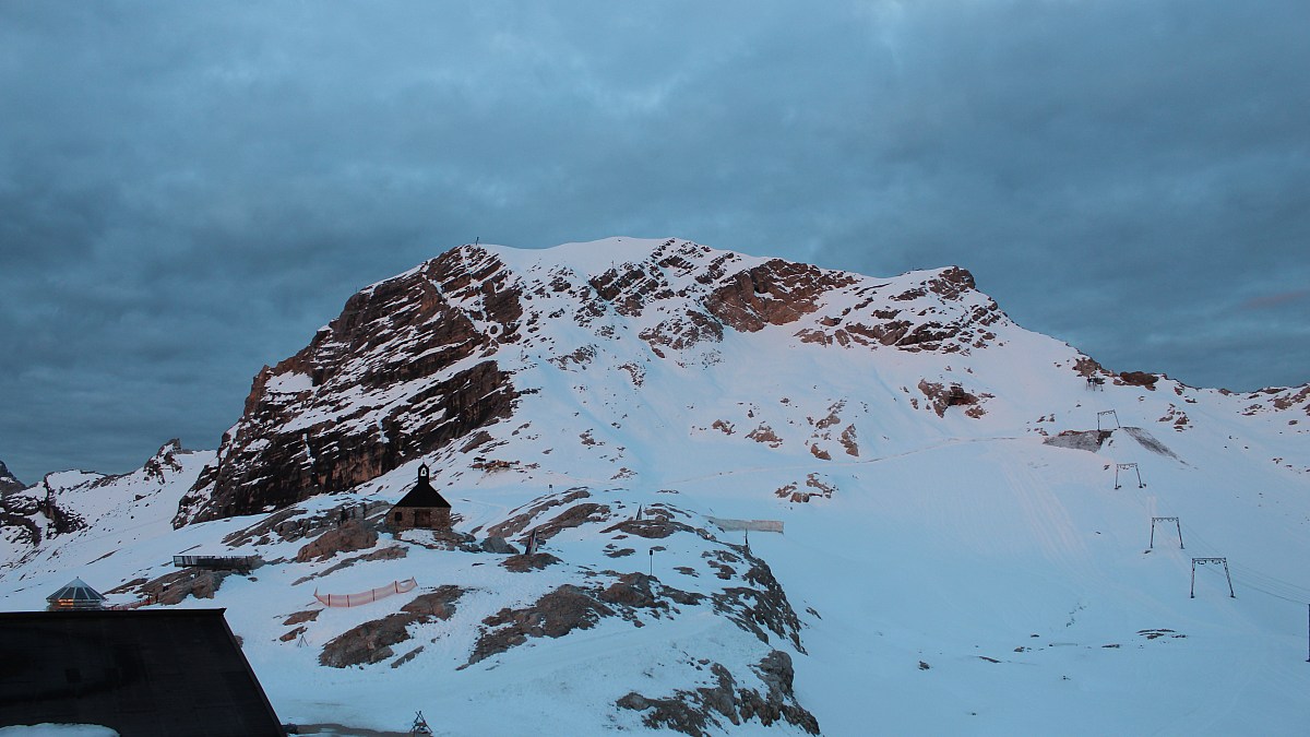 Sonnalpin - Gletscher-Skigebiet Zugspitze - Blick zum Schneefernerkopf ...