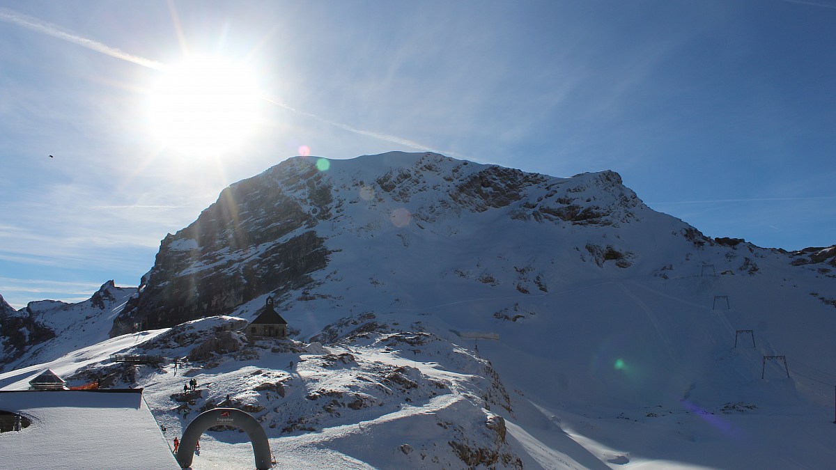 Sonnalpin - Gletscher-Skigebiet Zugspitze - Blick zum Schneefernerkopf ...