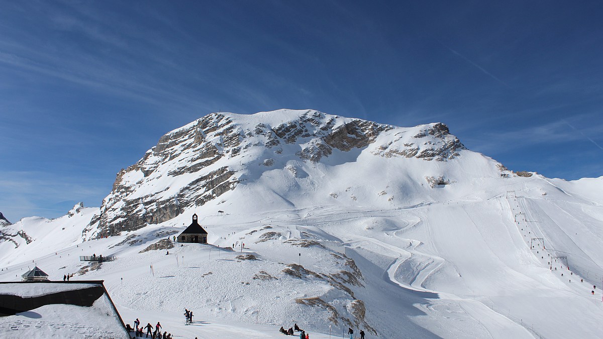 Sonnalpin - Gletscher-Skigebiet Zugspitze - Blick zum Schneefernerkopf ...