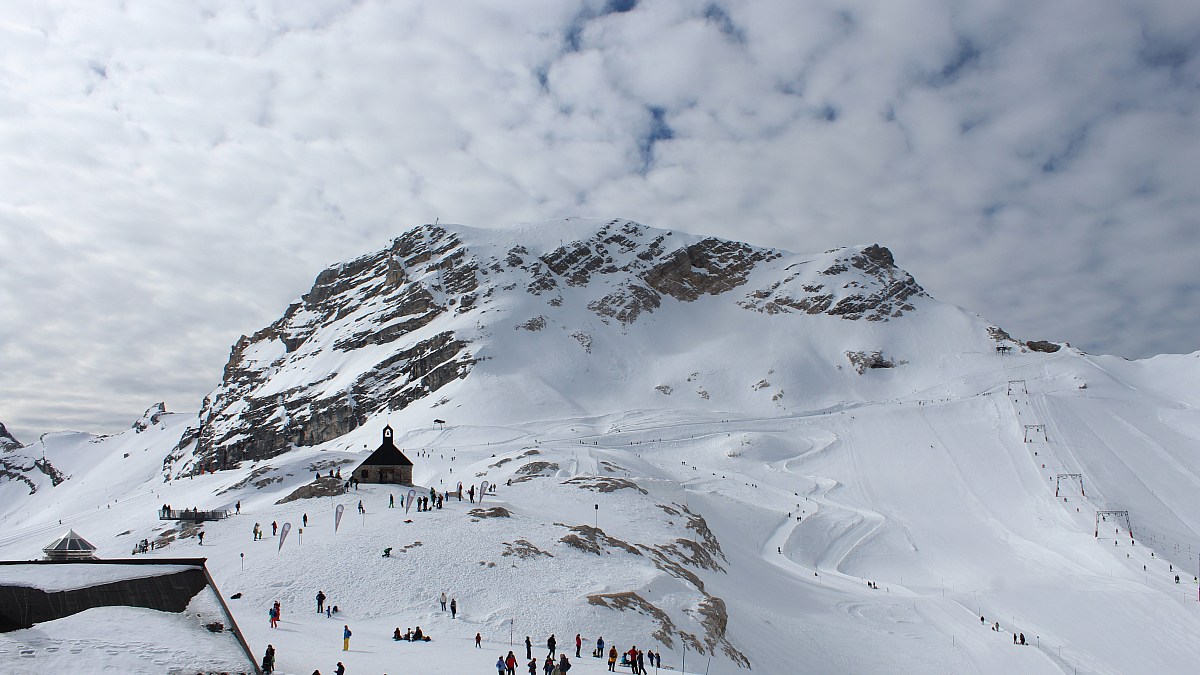 Sonnalpin - Gletscher-Skigebiet Zugspitze - Blick zum Schneefernerkopf ...