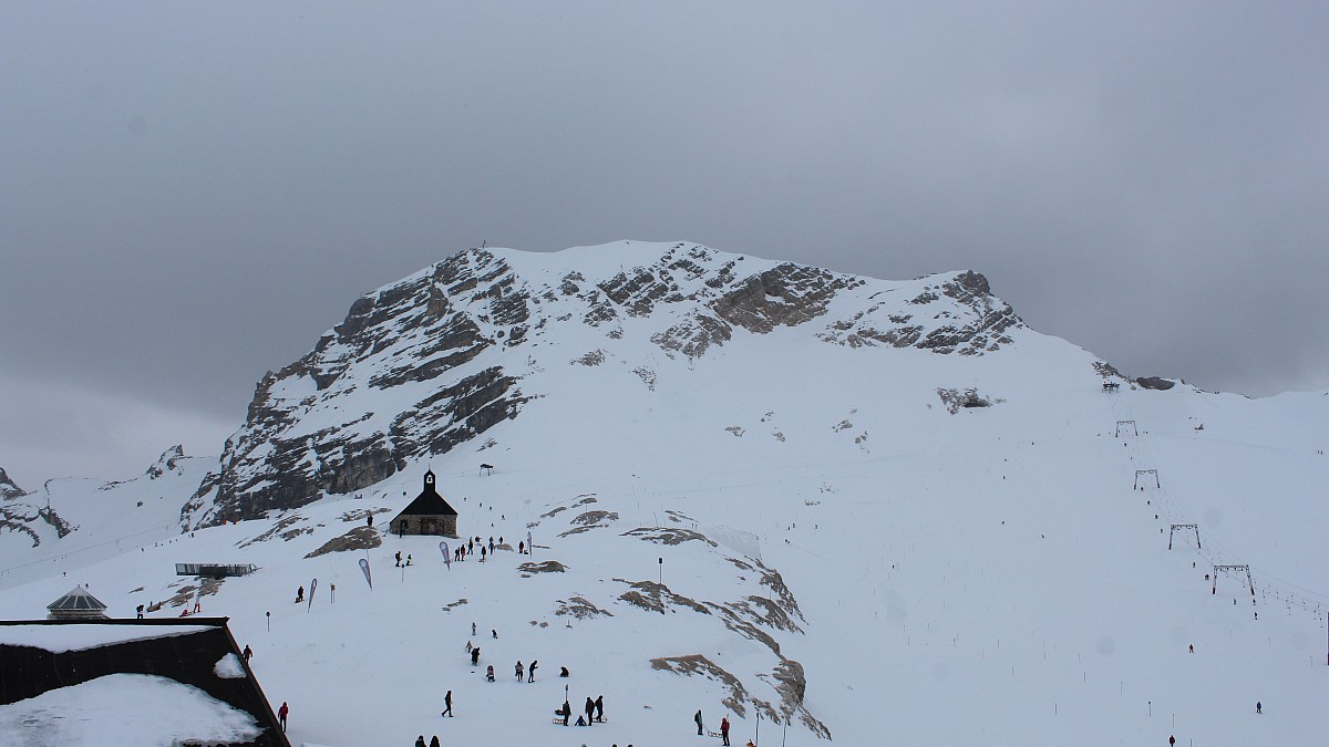 Sonnalpin - Gletscher-Skigebiet Zugspitze - Blick zum Schneefernerkopf ...