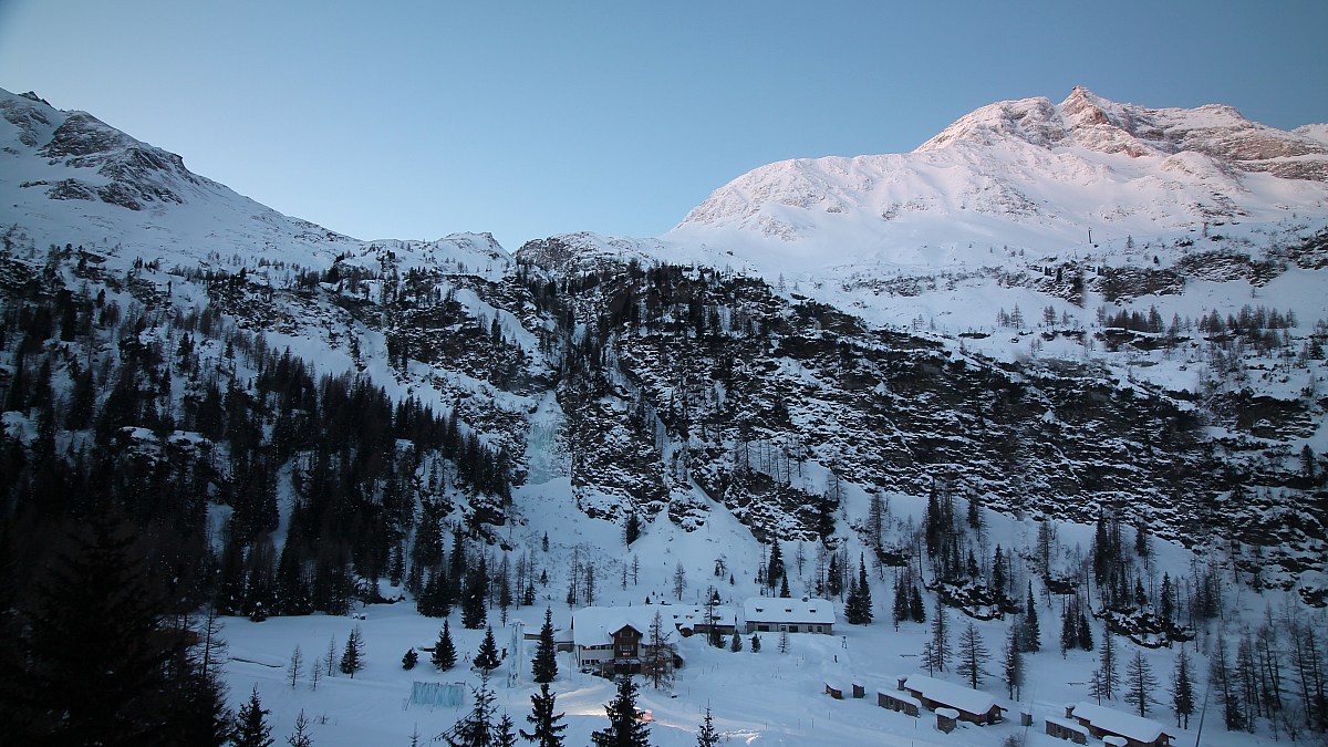 Kolm-Saigurn / Naturfreundehaus - Blick nach Süden - Foto-Webcam.eu