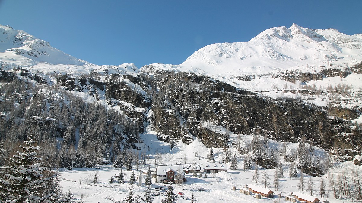 Kolm-Saigurn / Naturfreundehaus - Blick nach Süden - Foto-Webcam.eu