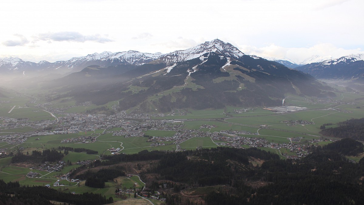 St. Johann in Tirol - Blick zum Kitzbüheler Horn - Foto-Webcam.eu St. Johann in Tirol - Blick zum Kitzbüheler Horn - Foto-Webcam.eu
