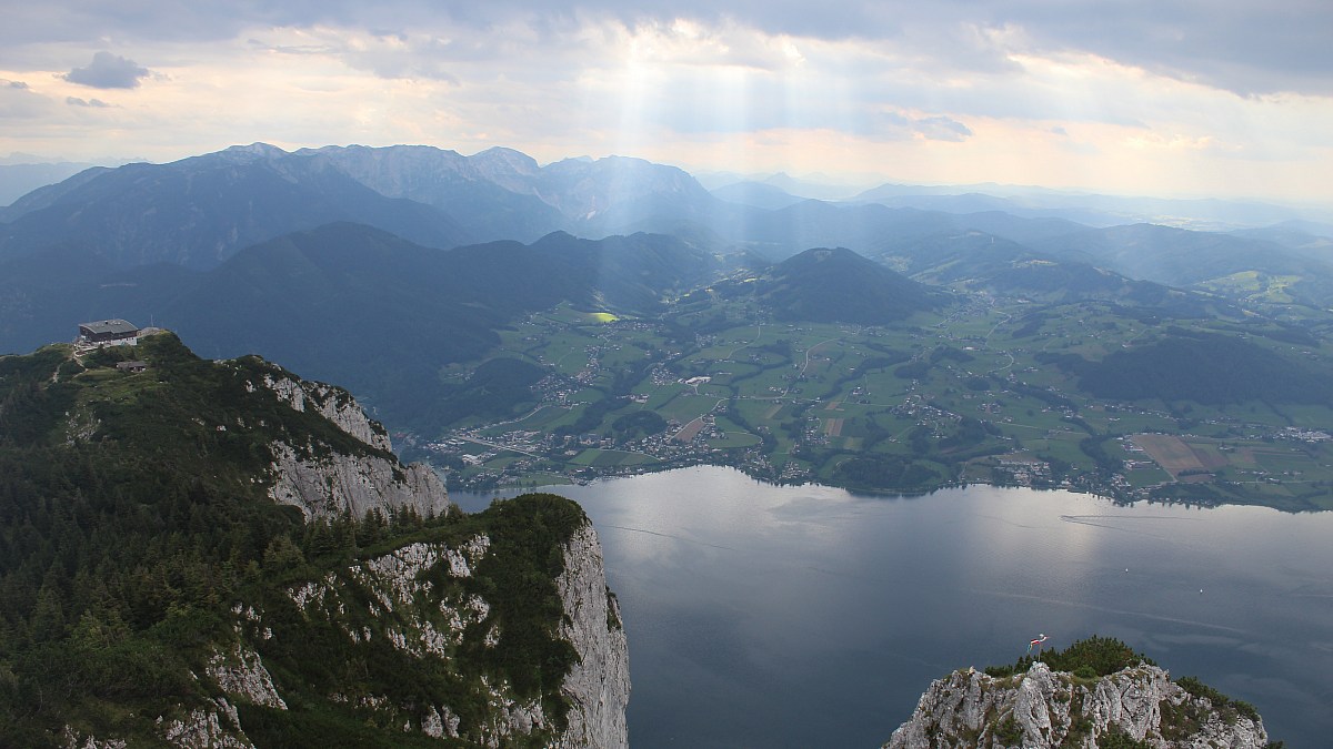 Gmundner Hütte am Traunstein - Oberösterreich - Blick nach Westen ...