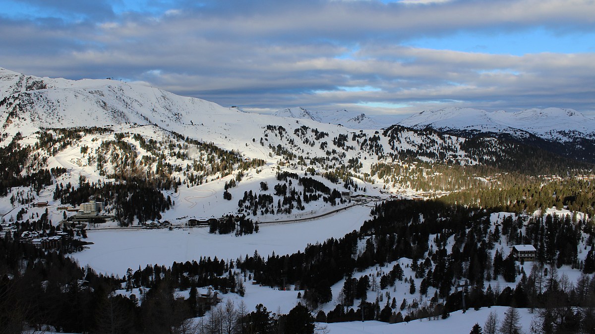 Turracher Höhe / Weitentallift Berg - Blick auf den Turracher See ...