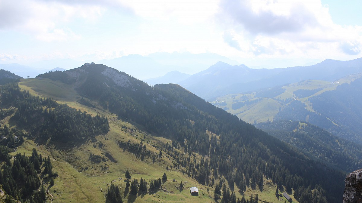 Wendelsteinbahn Bergstation - Gacher Blick nach Südosten - Foto-Webcam.eu