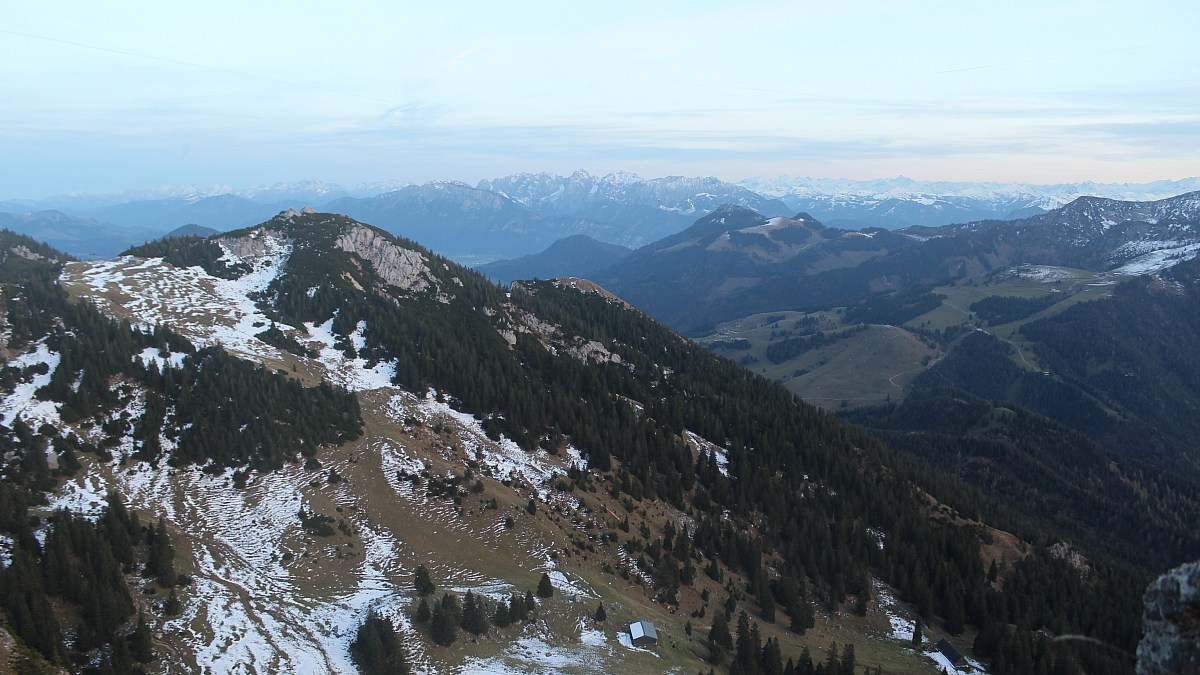 Wendelsteinbahn Bergstation - Gacher Blick nach Südosten - Foto-Webcam.eu