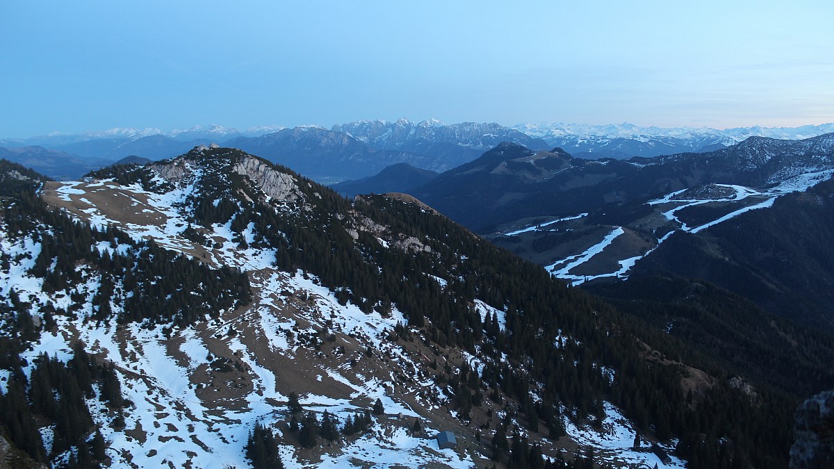 Wendelsteinbahn Bergstation - Gacher Blick nach Südosten - Foto-Webcam.eu