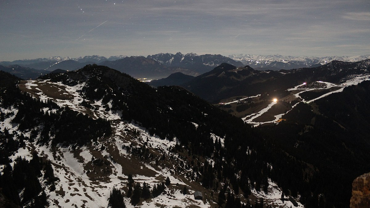 Wendelsteinbahn Bergstation - Gacher Blick nach Südosten - Foto-Webcam.eu