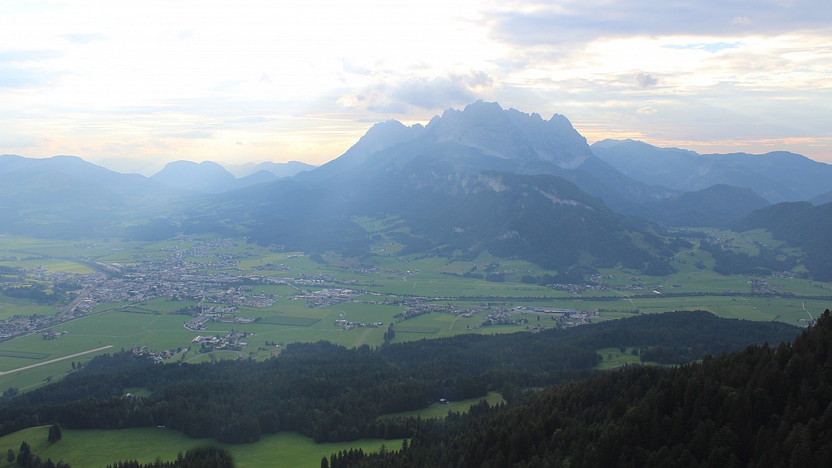 St. Johann in Tirol - Blick zum Wilden Kaiser - Foto-Webcam.eu