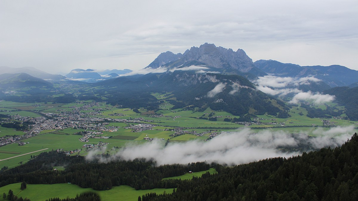 St. Johann in Tirol - Blick zum Wilden Kaiser - Foto-Webcam.eu