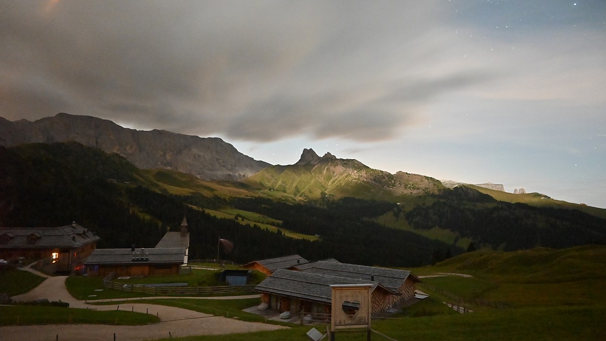 Seiser Alm / Zallinger - Blick nach Westen zum Schlern - Foto-Webcam.eu