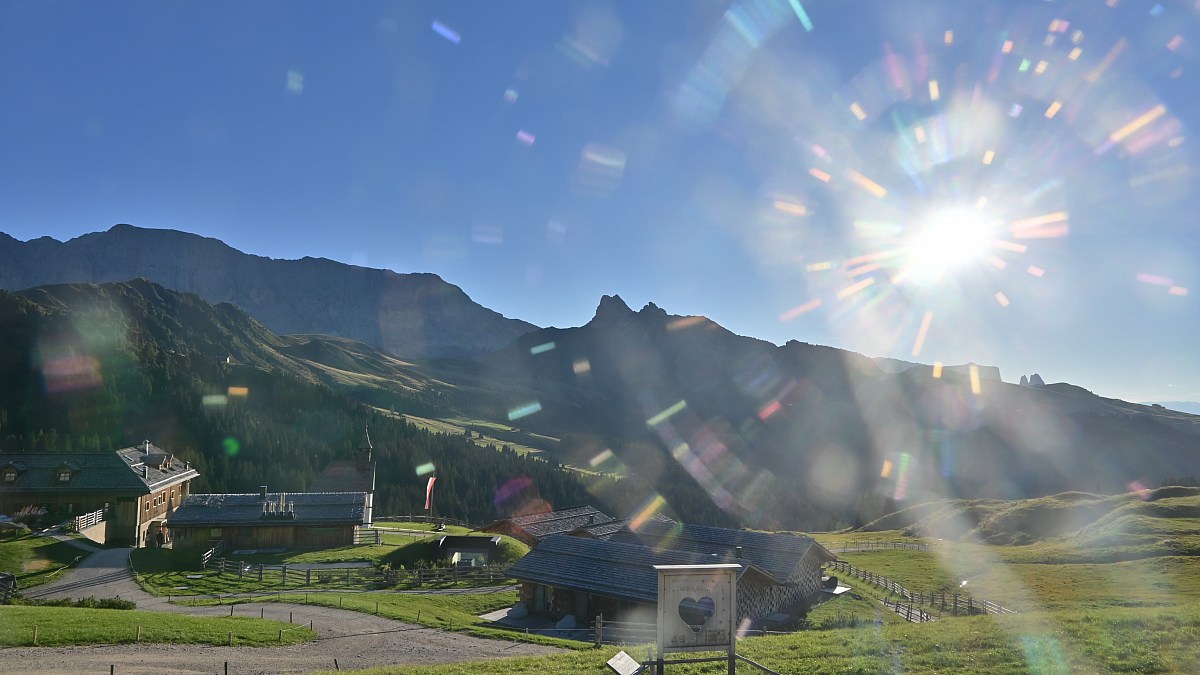 Seiser Alm / Zallinger - Blick nach Westen zum Schlern - Foto-Webcam.eu